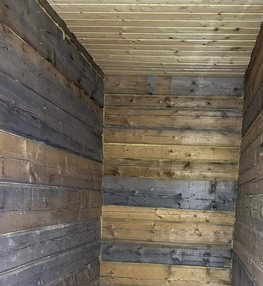 Palkmaja siseseina palkide puhastamine soodapritsiga - Hange.ee